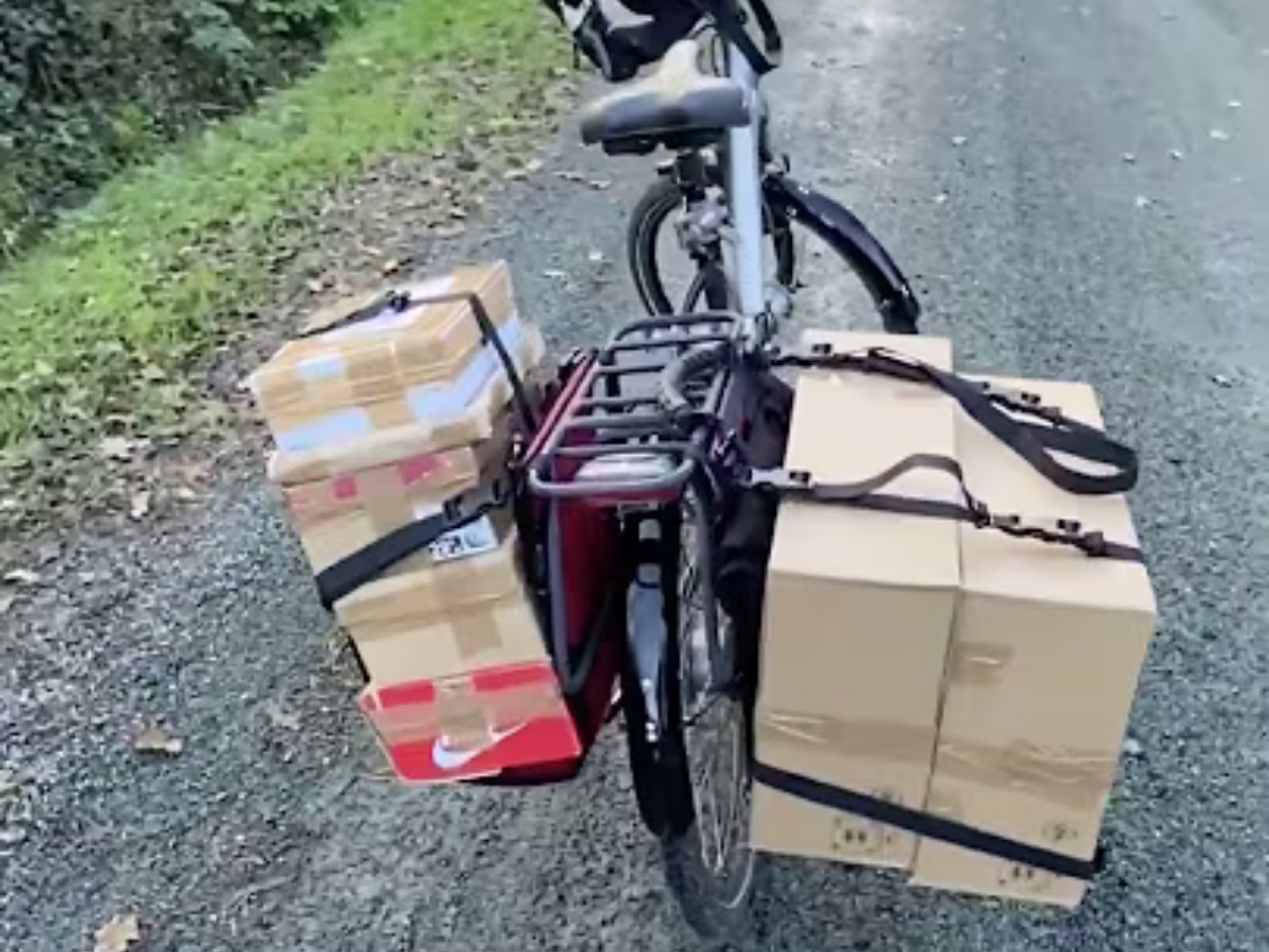 How do I transport small boxes by bike? – Bakkie Cycles Accessories